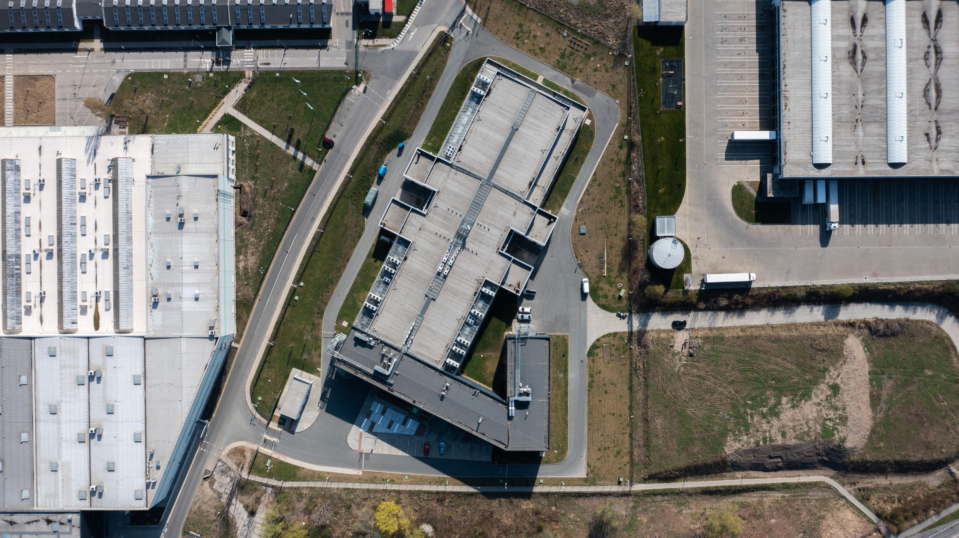 DATA CENTRE (DCH II) - www.apollonproperty.com